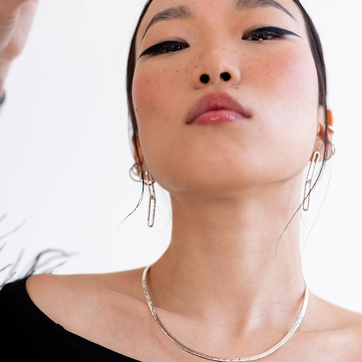 Cercei Hammered Link din Argint – OBSIDIAN | Jewelry With Intention